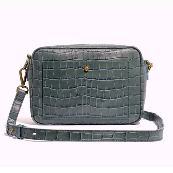 Madewell | Bags | Madewell Transport Camera Bag In Croc Embossed Smoky ...